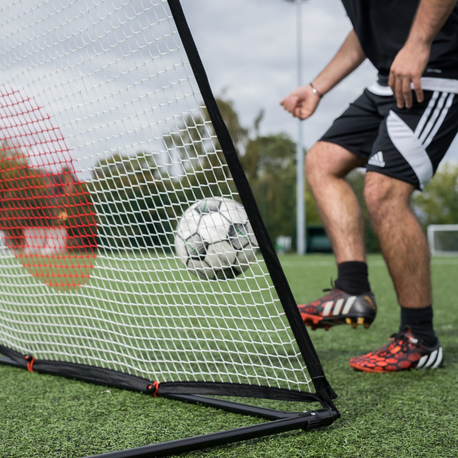 SPOT Football Rebounder 1.5x1m - Quickplay